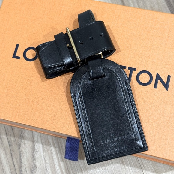 Louis Vuitton | Accessories | Authentic Louis Vuitton Calf Leather ...